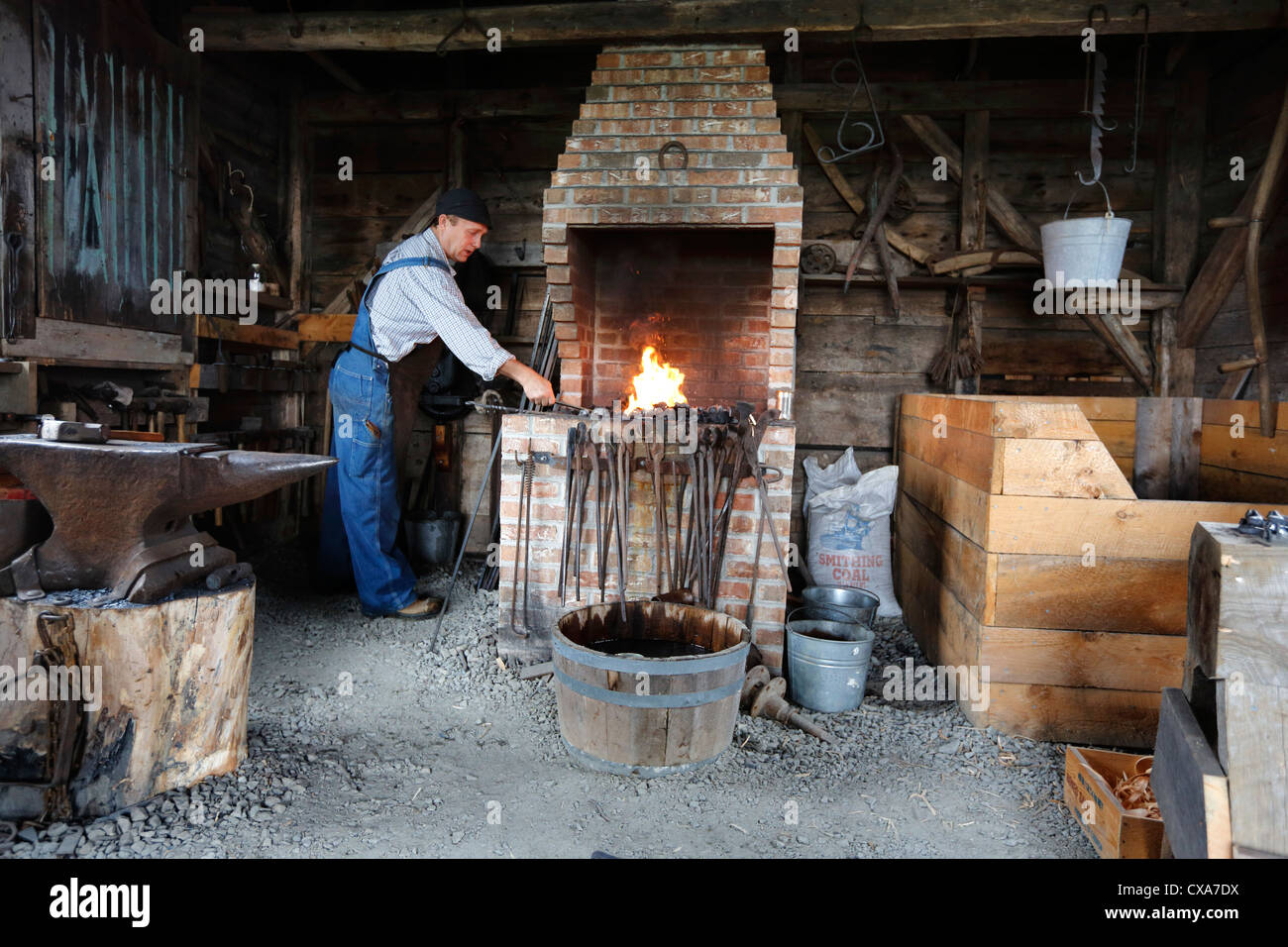 Blacksmith 1900s in canada Banque de photographies et d’images à haute ...