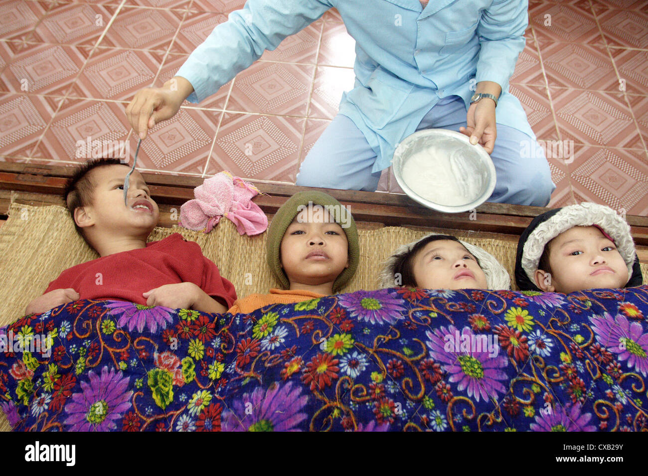 Children vietnam war Banque de photographies et d’images à haute résolution - Alamy