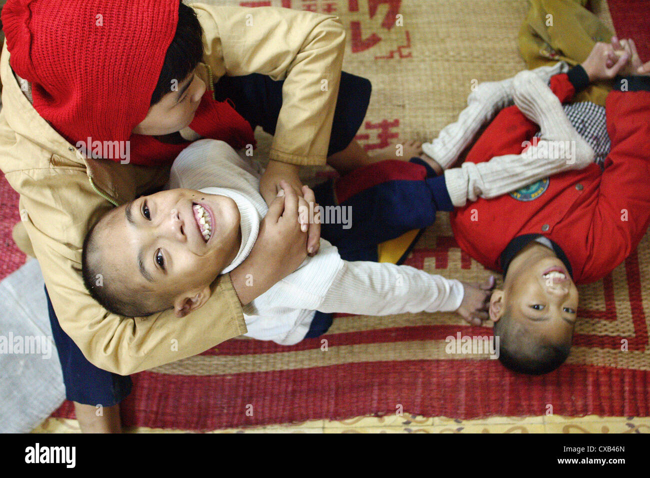Children vietnam war Banque de photographies et d’images à haute résolution - Alamy