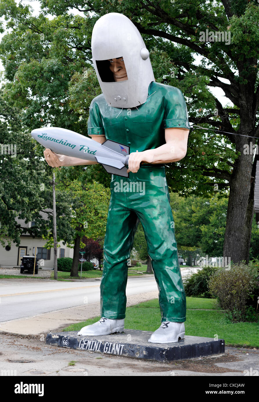 Le Gemini statue géante, ou l'homme silencieux, sur la Route 66 ...