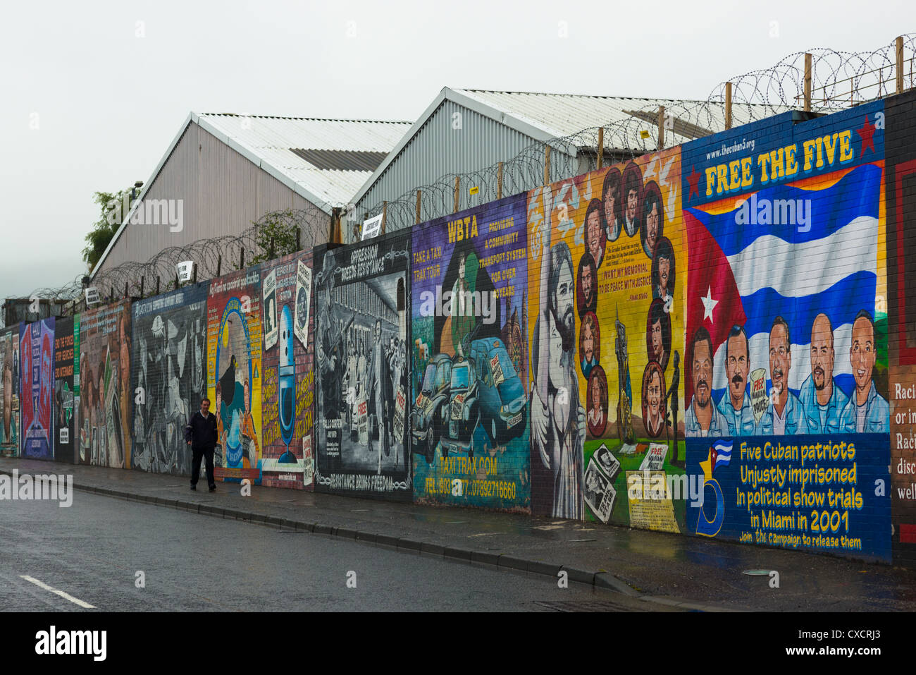 Belfast Falls Rd Republican Mural Banque d'image et photos - Alamy