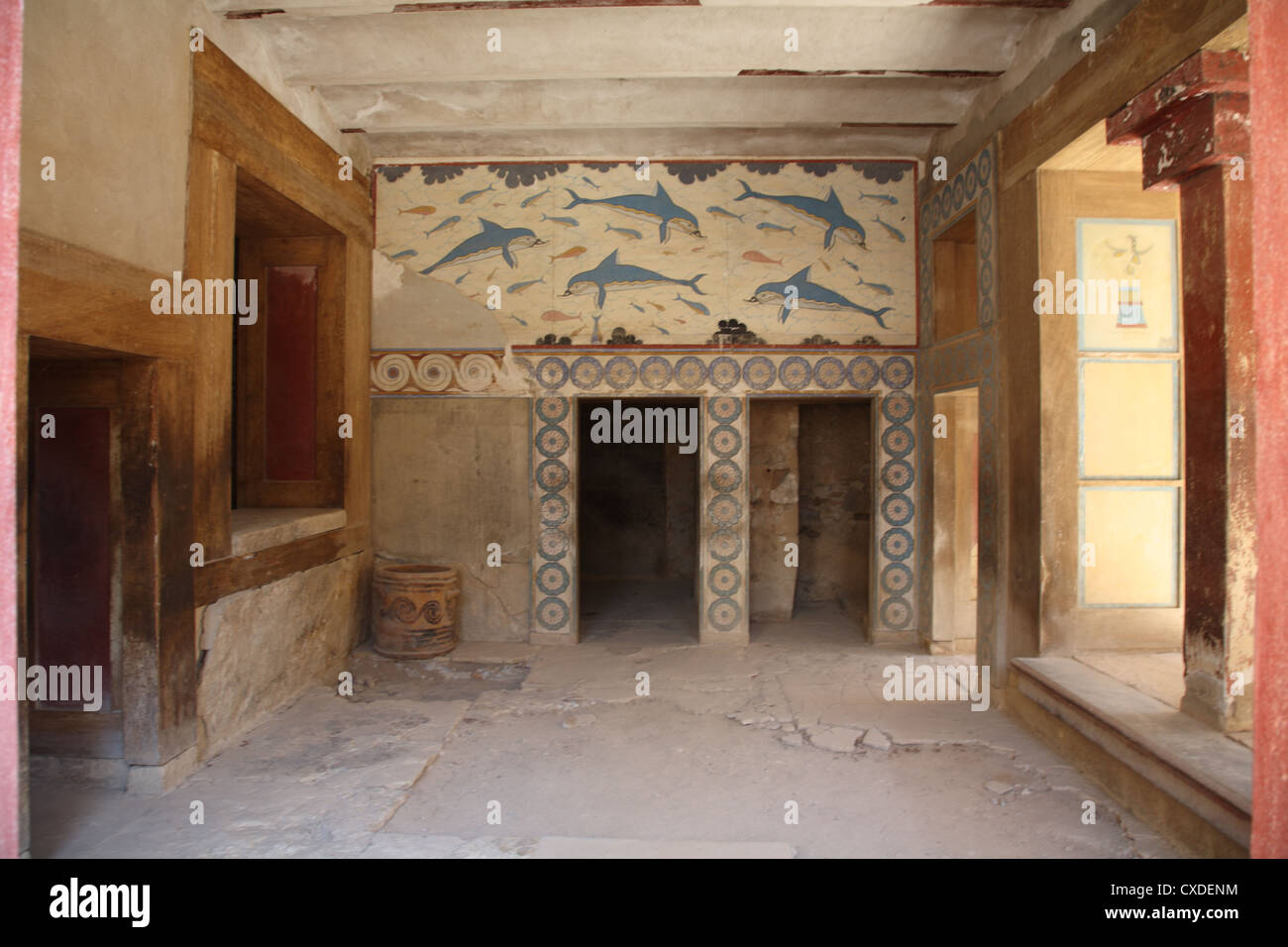 La Queen's megaron, Dolphin fresque, Palais Minoen de Knossos en Crète ...