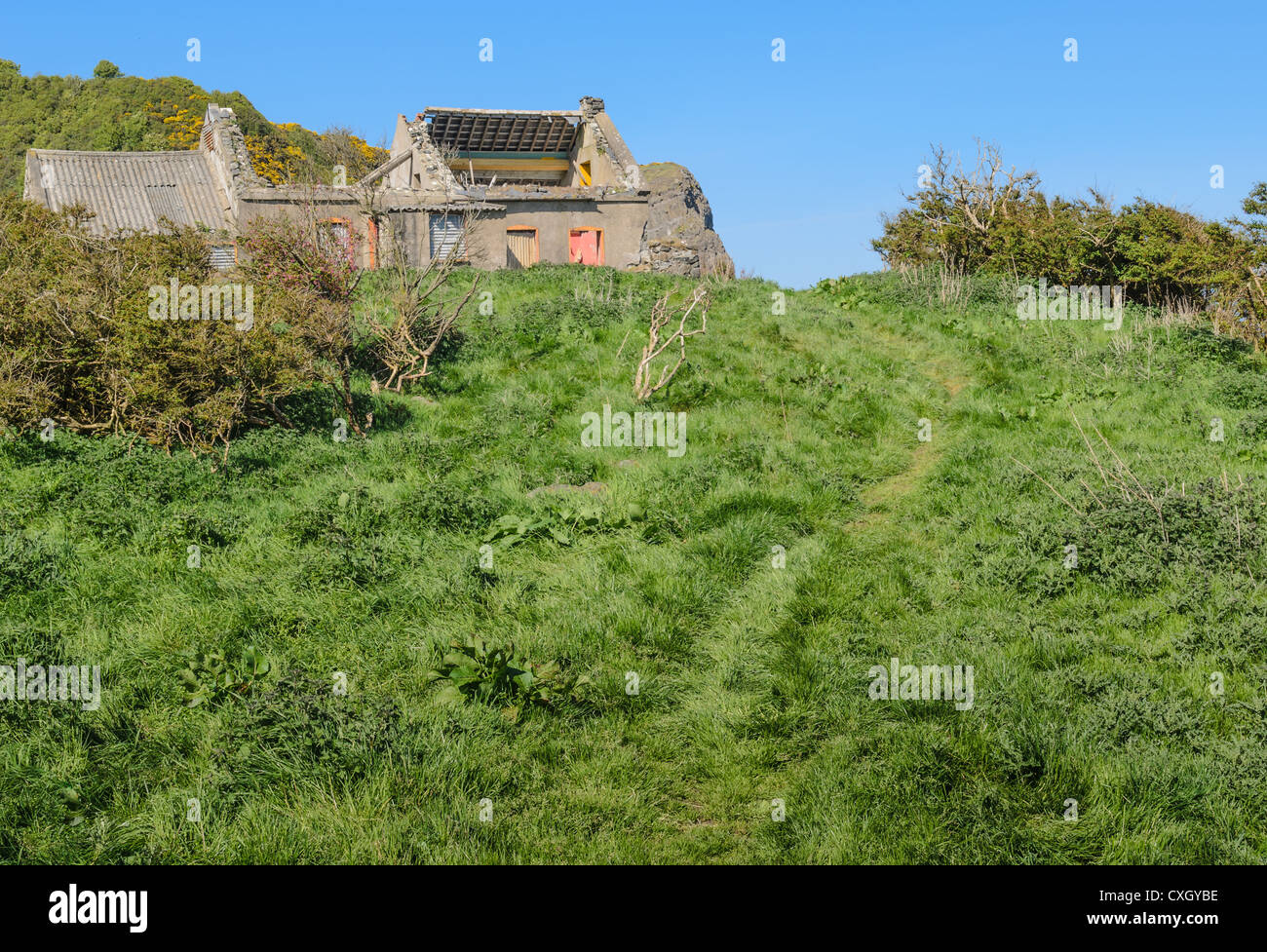 Ruine d'une habitation Banque de photographies et d’images à haute ...