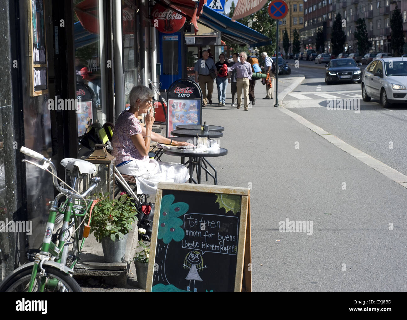 Oslo street cafe Banque de photographies et d’images à haute résolution - Alamy
