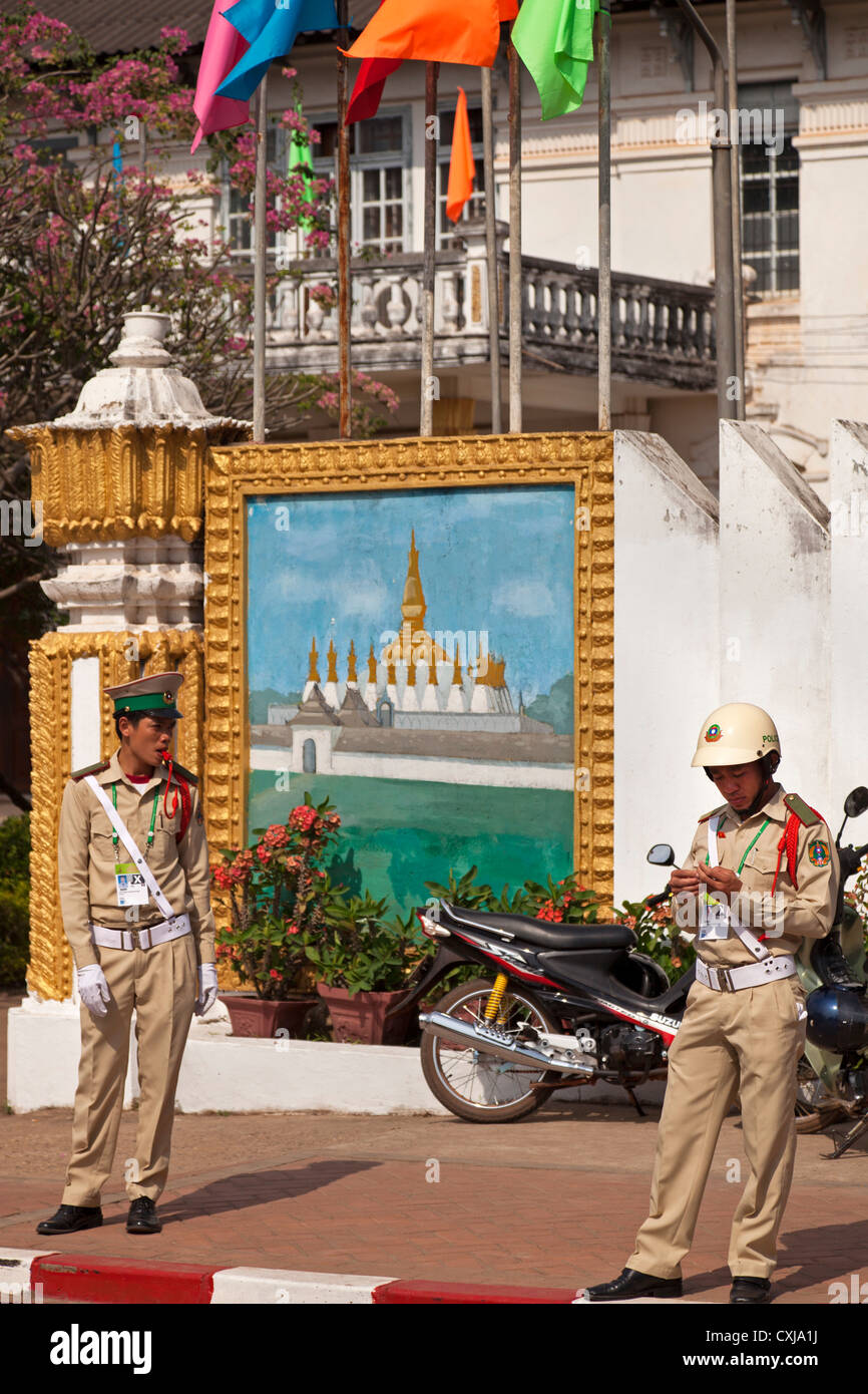 Laos police Banque de photographies et d’images à haute résolution - Alamy