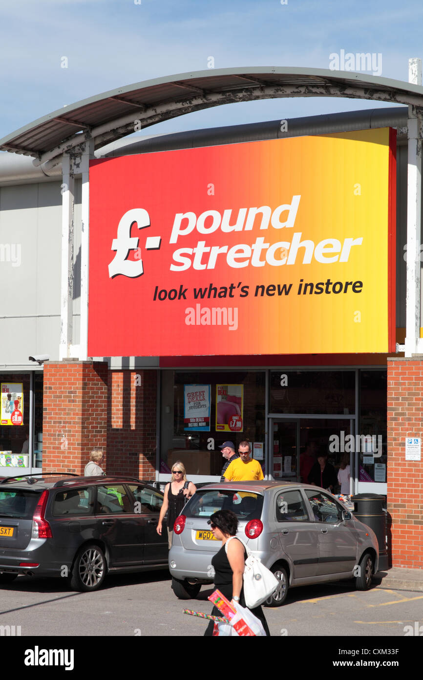 Poundstretcher store Banque de photographies et d’images à haute ...