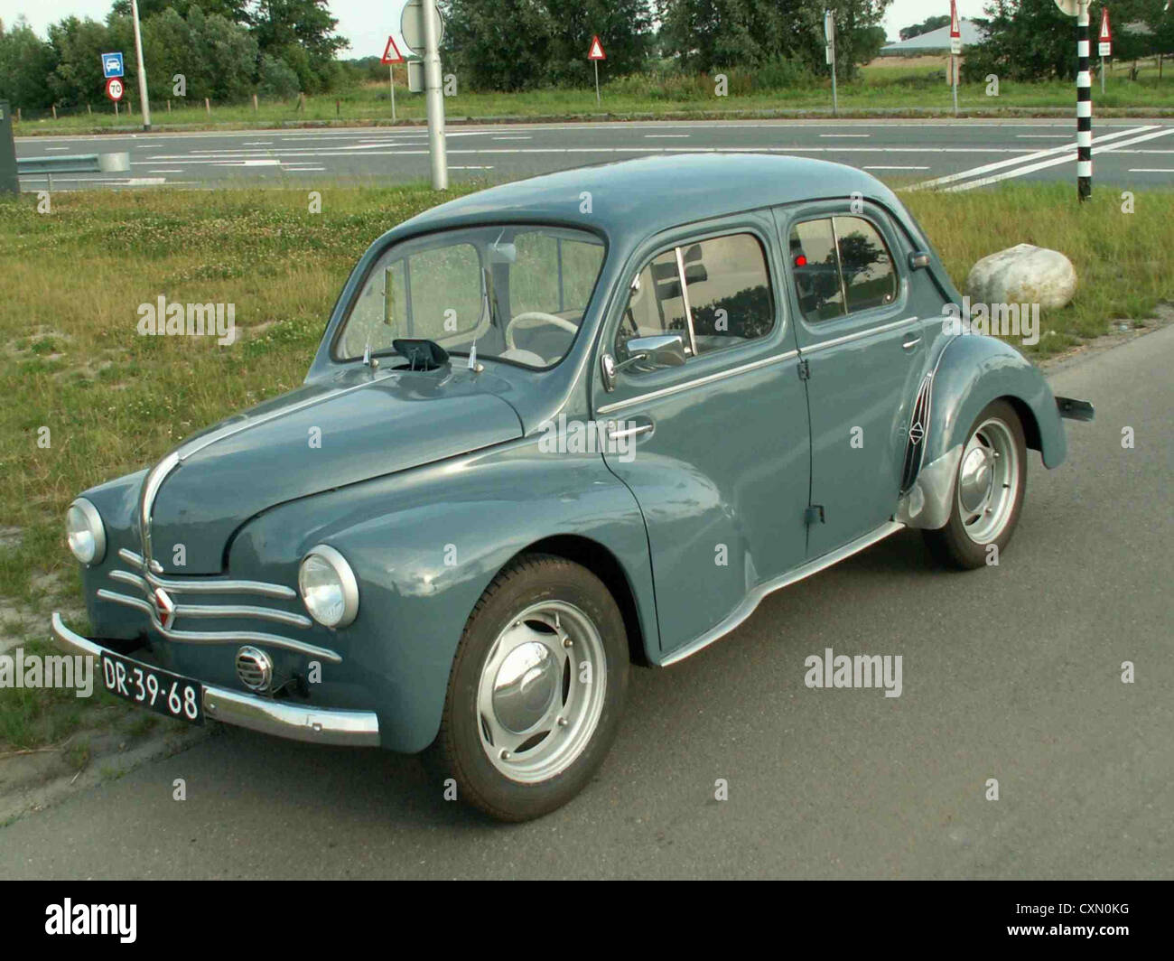 4 cv renault Banque de photographies et d’images à haute résolution - Alamy