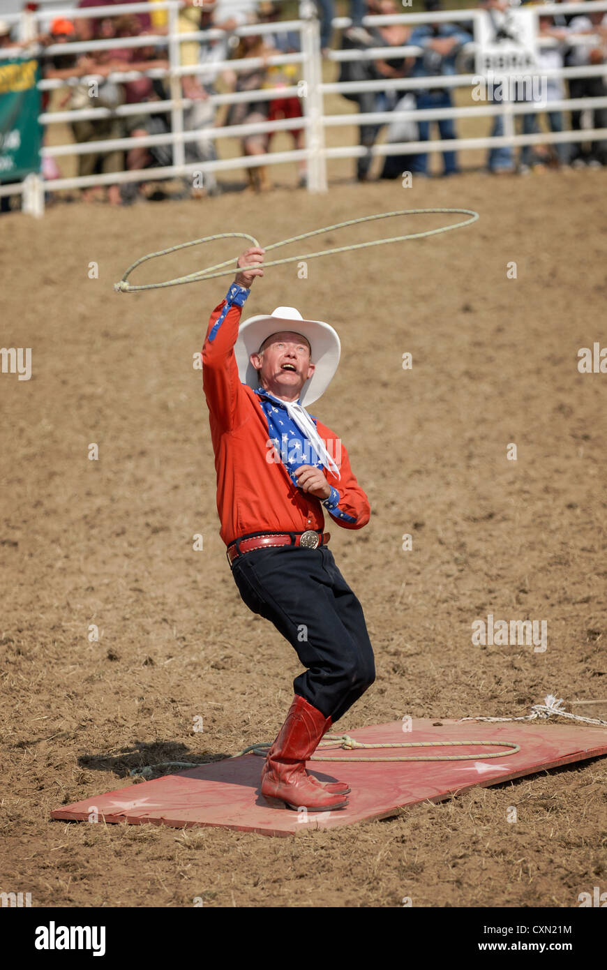 La rotation d'un cow-boy lasso pendant un rodéo Photo Stock - Alamy
