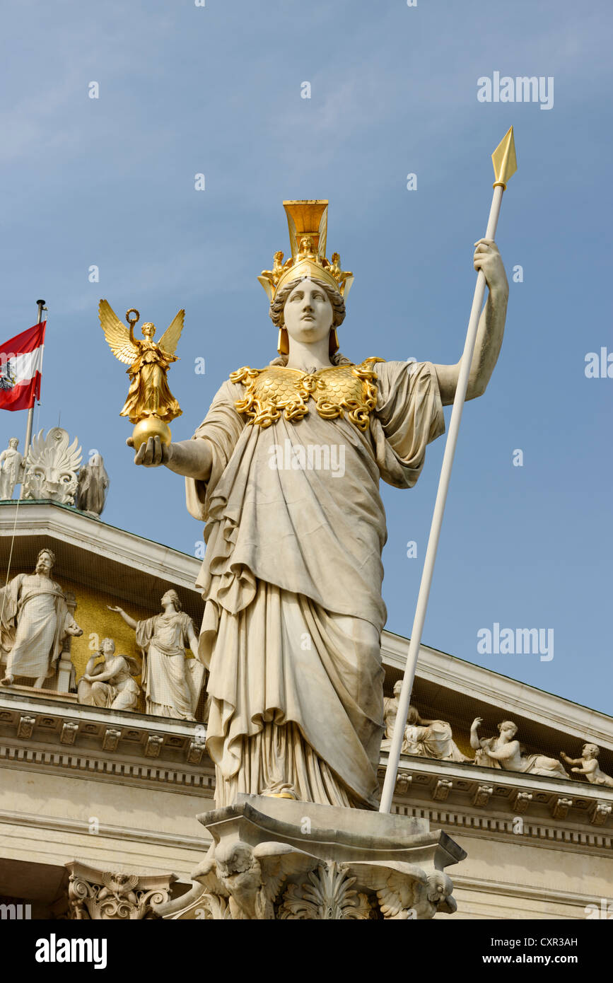 Statue d'Athéna en face de l'édifice du parlement autrichien, Vienne ...