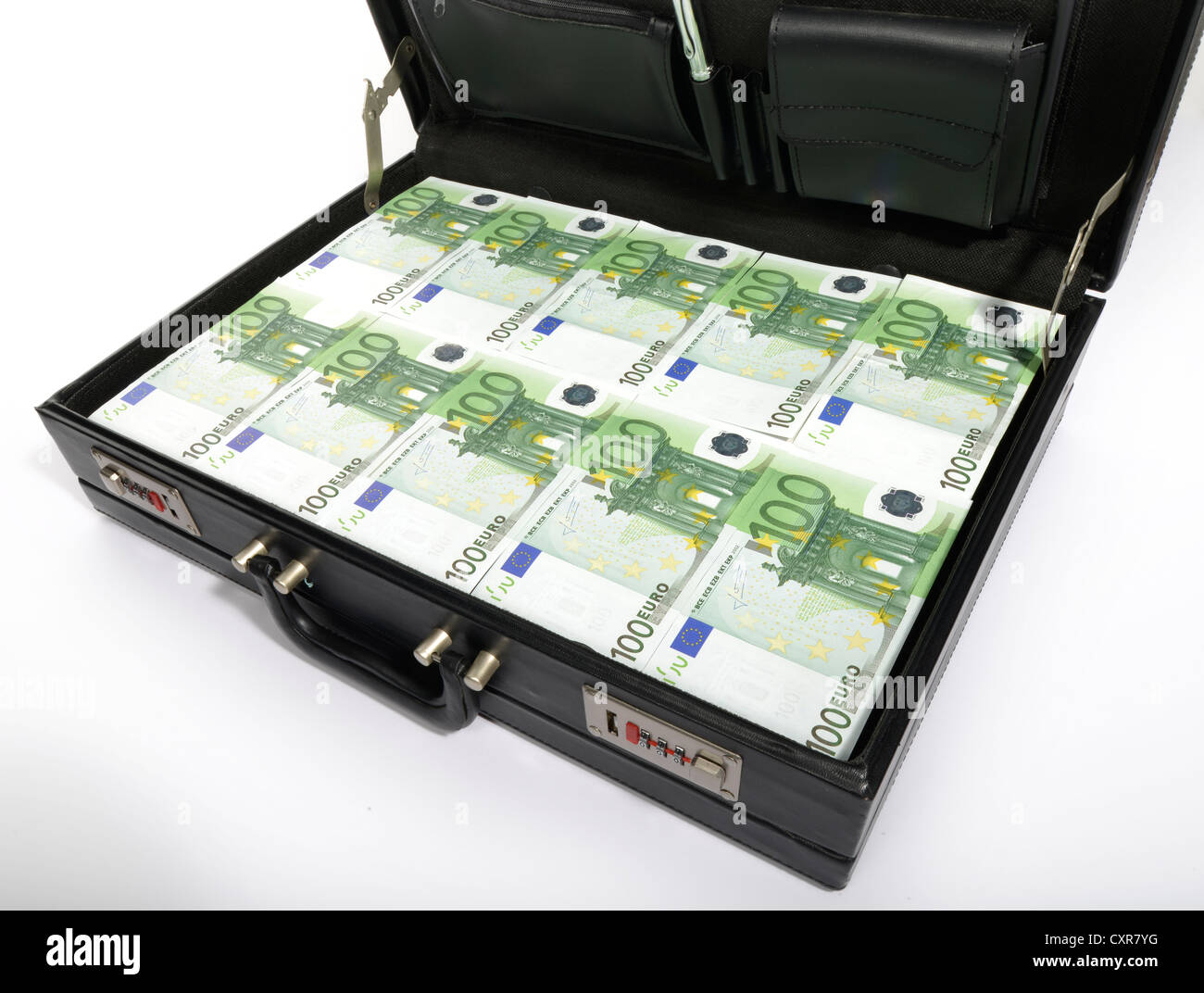 Case with 100 euro bills Banque de photographies et d’images à haute résolution - Alamy