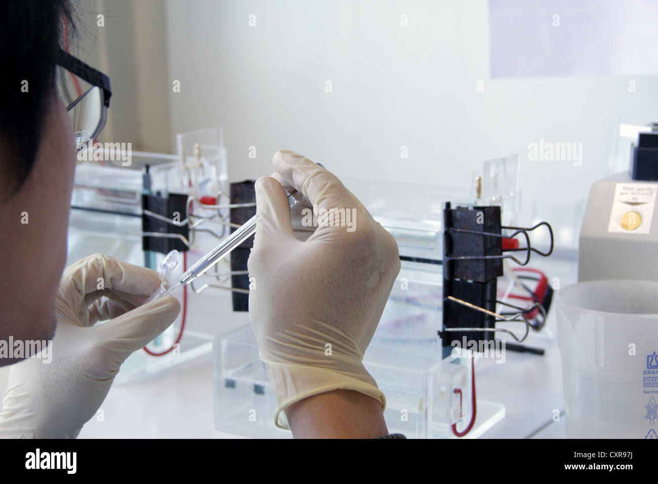 Un Technicien De Laboratoire Banque d'image et photos - Alamy