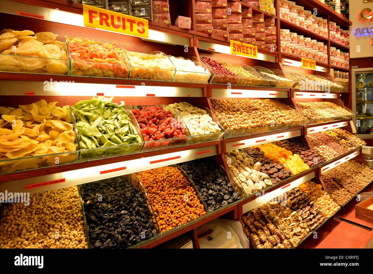 Istanbul turkey nuts dried fruits Banque de photographies et d’images à ...