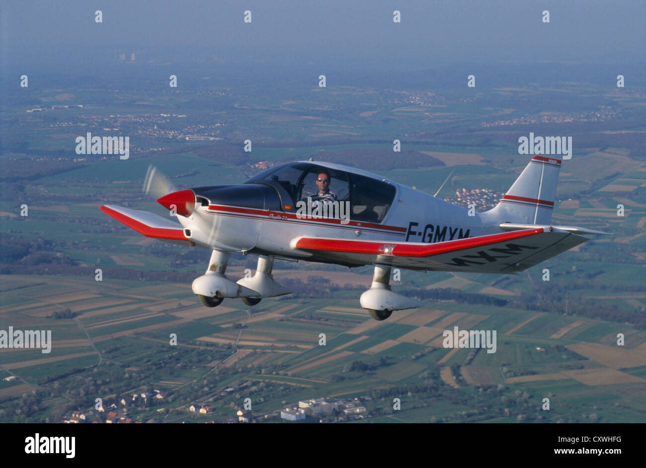 Robin dr400 Banque de photographies et d’images à haute résolution - Alamy