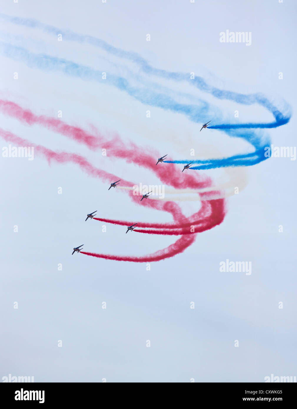 Une performance de l'acrobatique française Patrol (Patrouille de France ...