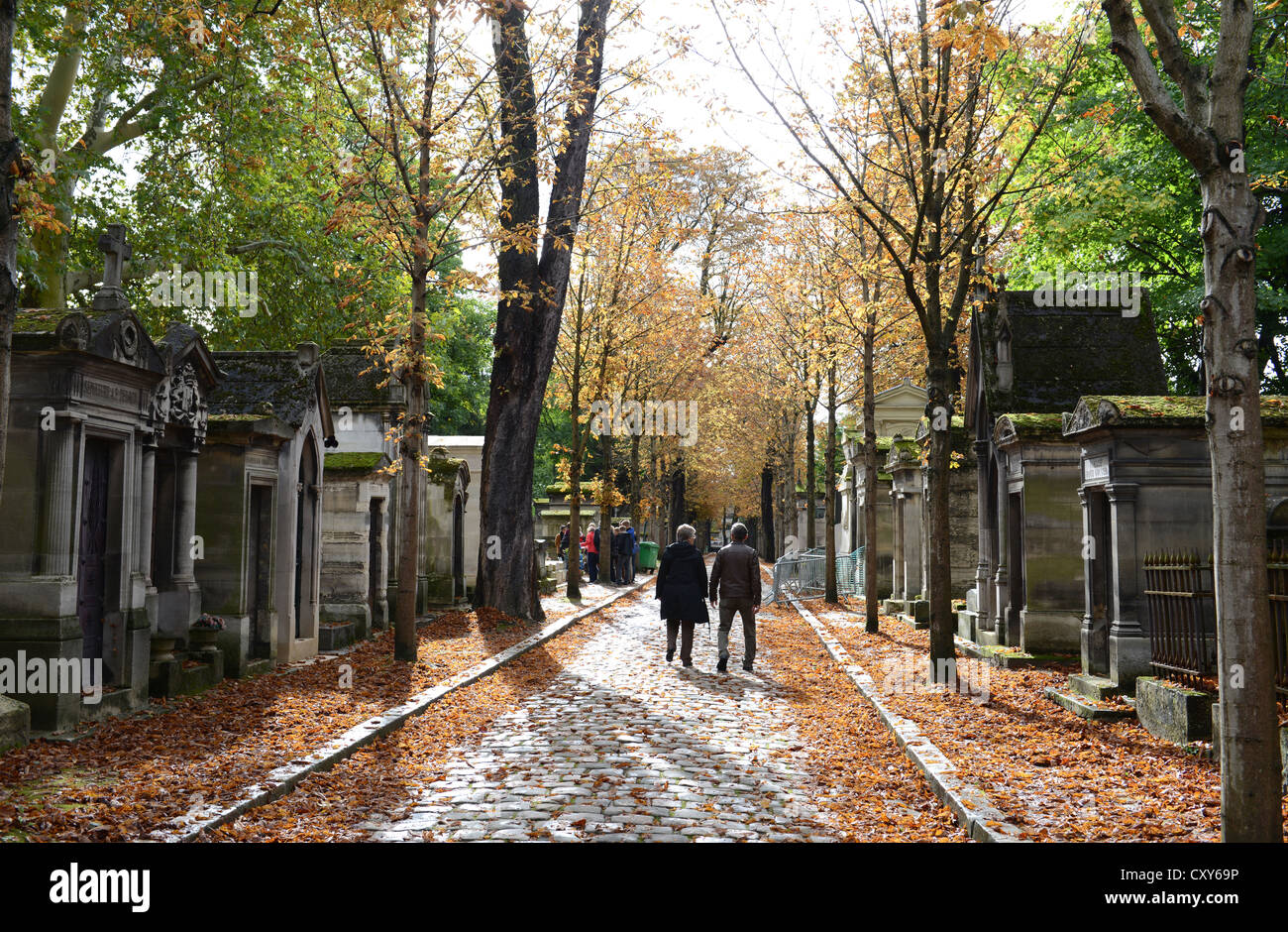 Cimetière du Père Lachaise, les touristes se rendant sur le cimetière ...