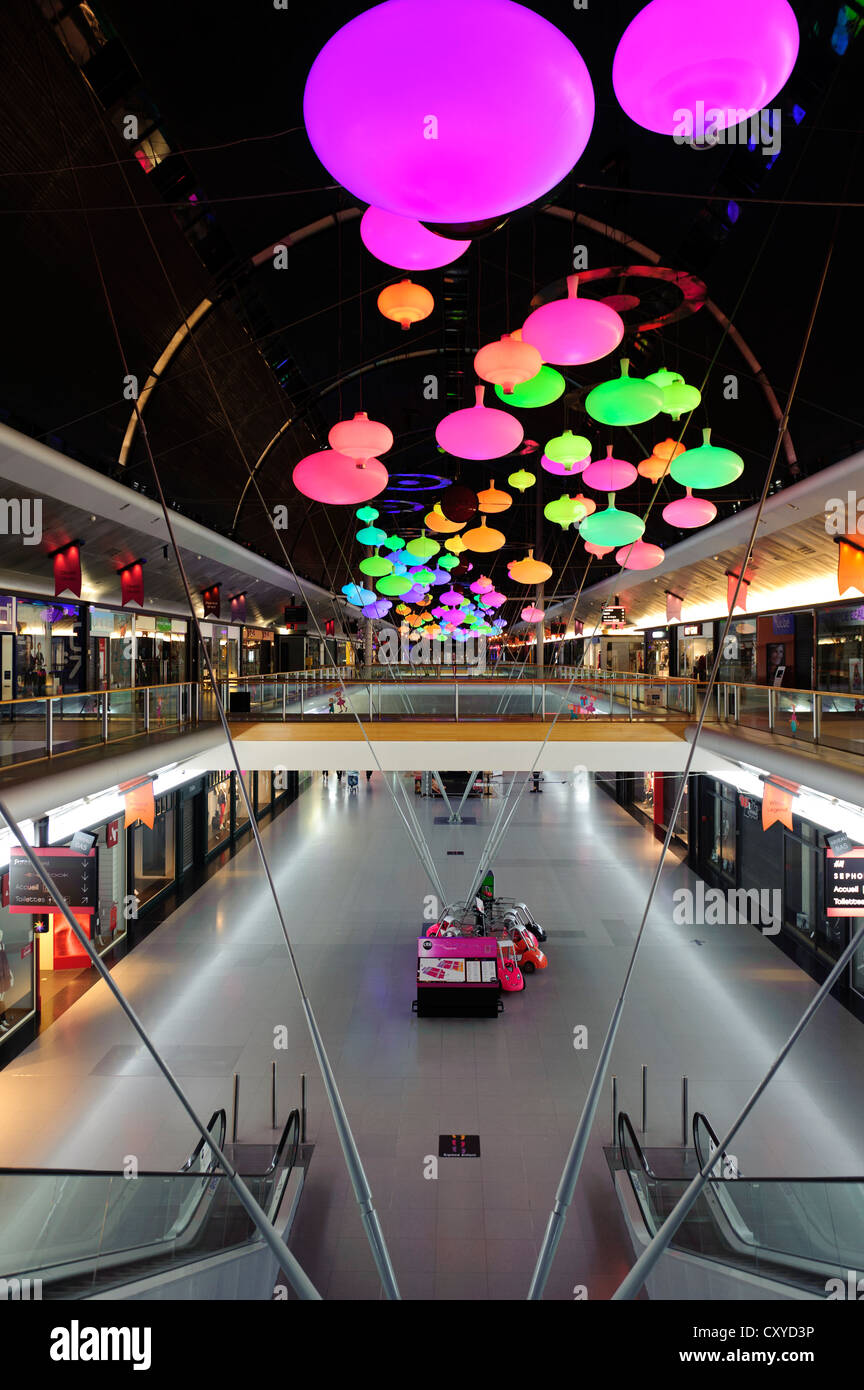 Calais france cite europe shopping Banque de photographies et d’images ...