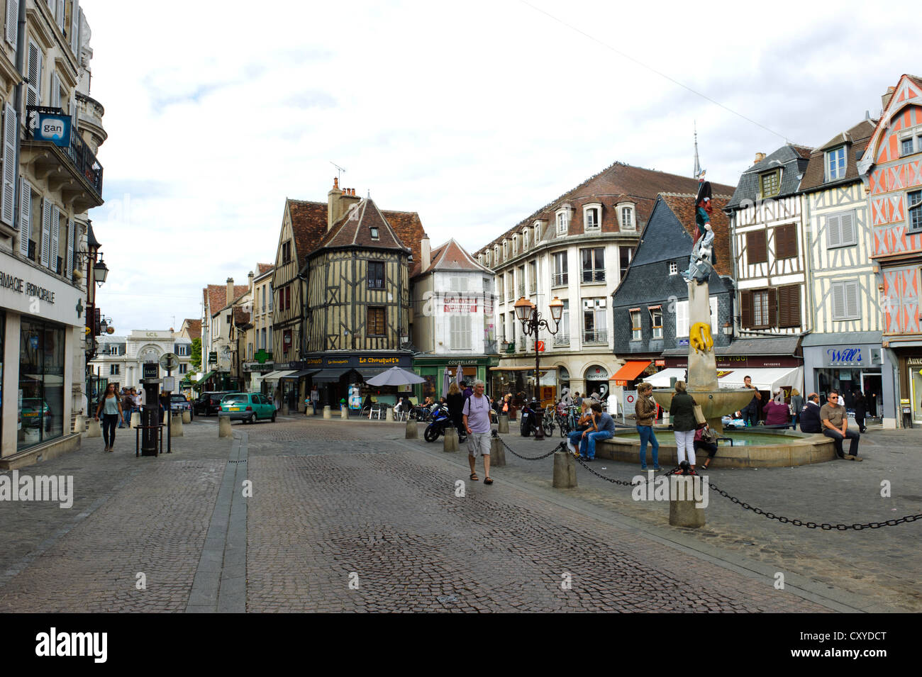 Statue of cadet roussel Banque de photographies et d’images à haute ...