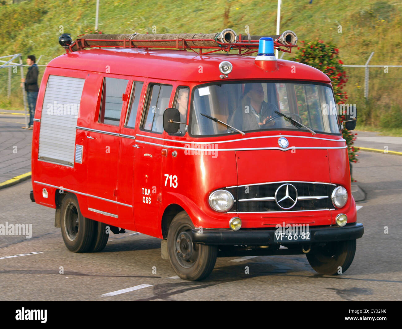 Camion de pompiers mercedes benz Banque de photographies et d’images à ...