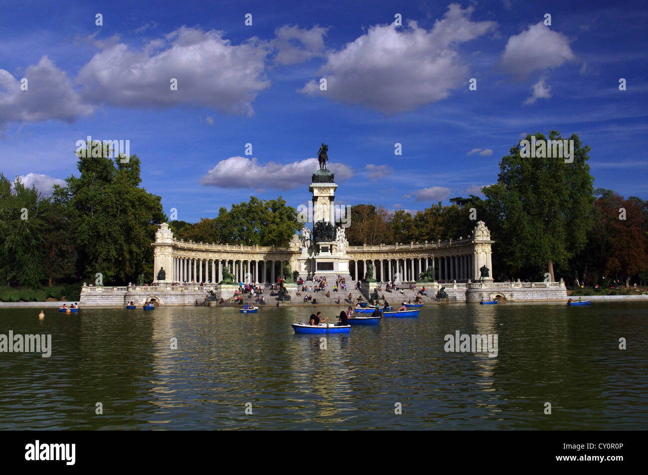 Parc du retiro Banque de photographies et d’images à haute résolution ...