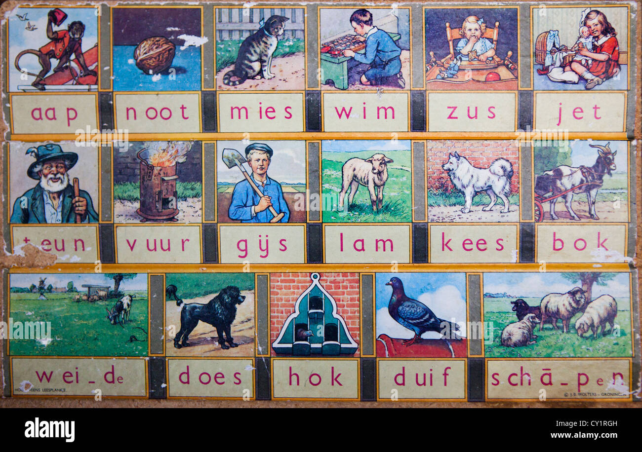 Alphabet ancien ecole Banque de photographies et d’images à haute ...