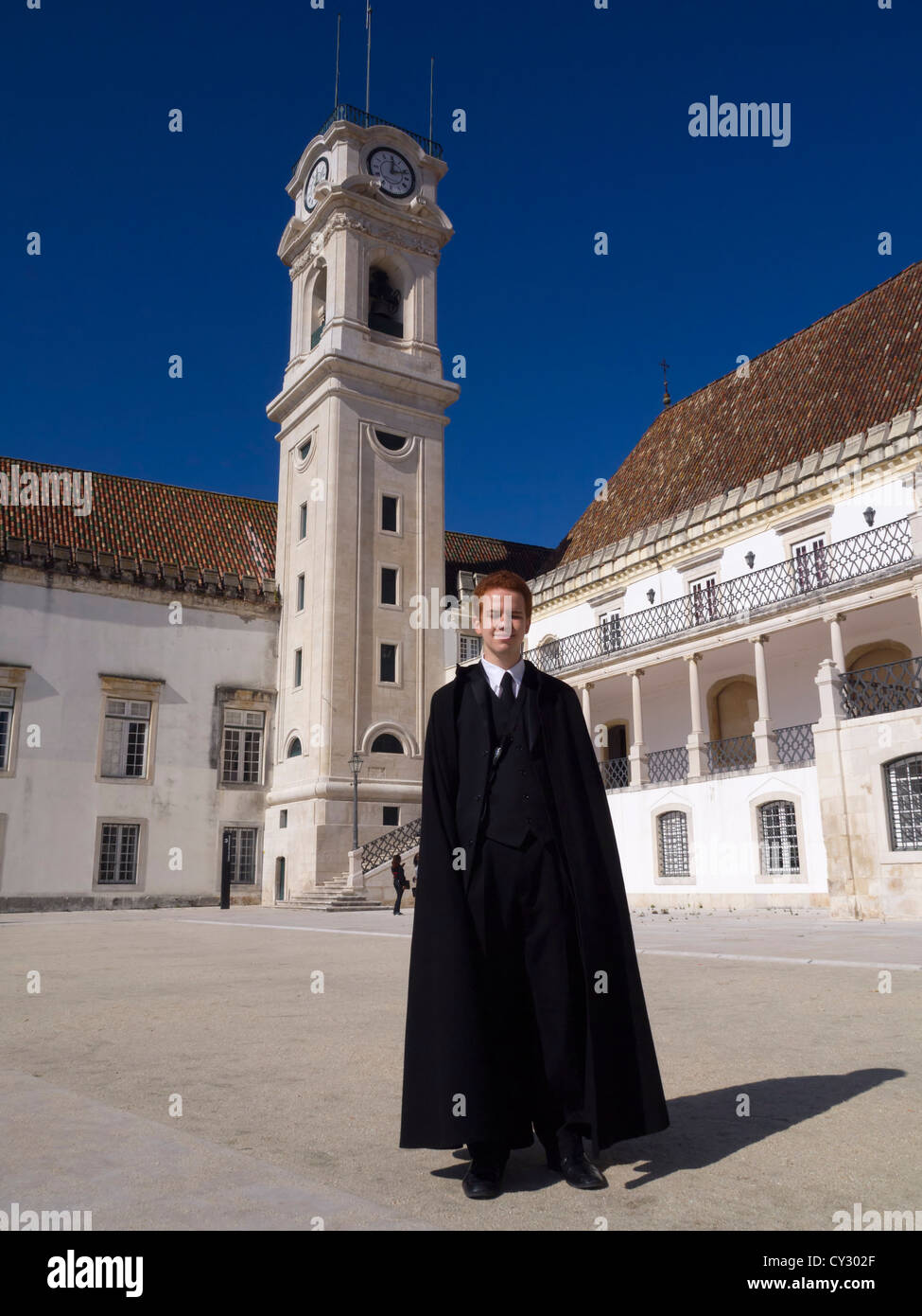 Student with black cape at the university of coimbra Banque de ...