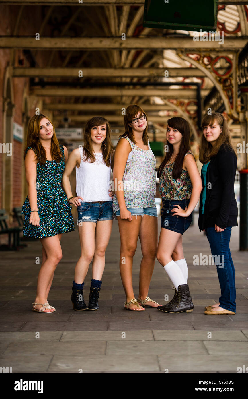 English girls Banque de photographies et d’images à haute résolution ...