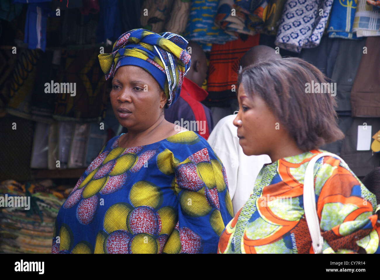 Rwandan women Banque de photographies et d’images à haute résolution ...