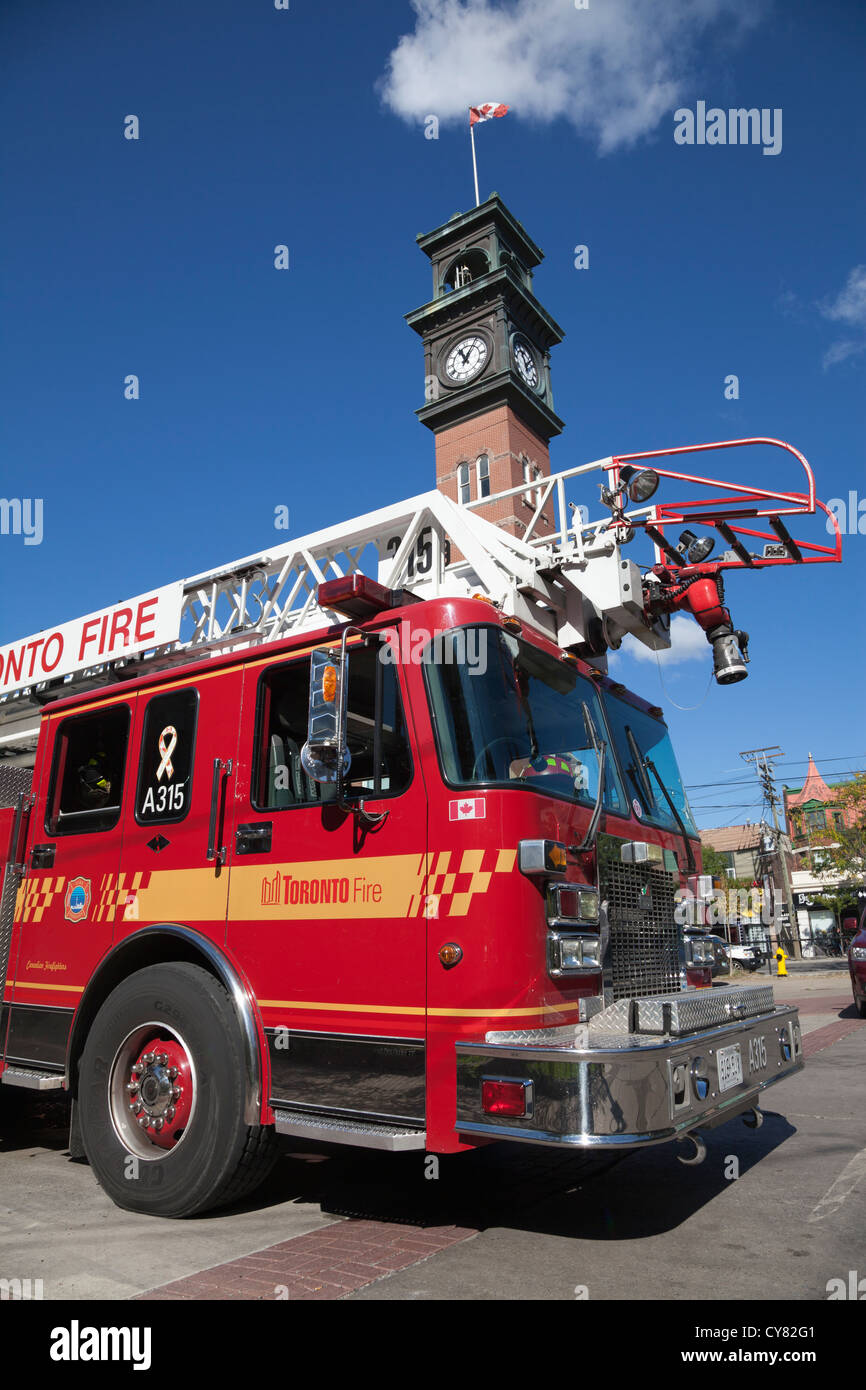 Camion de pompiers canadien Banque de photographies et d’images à haute ...