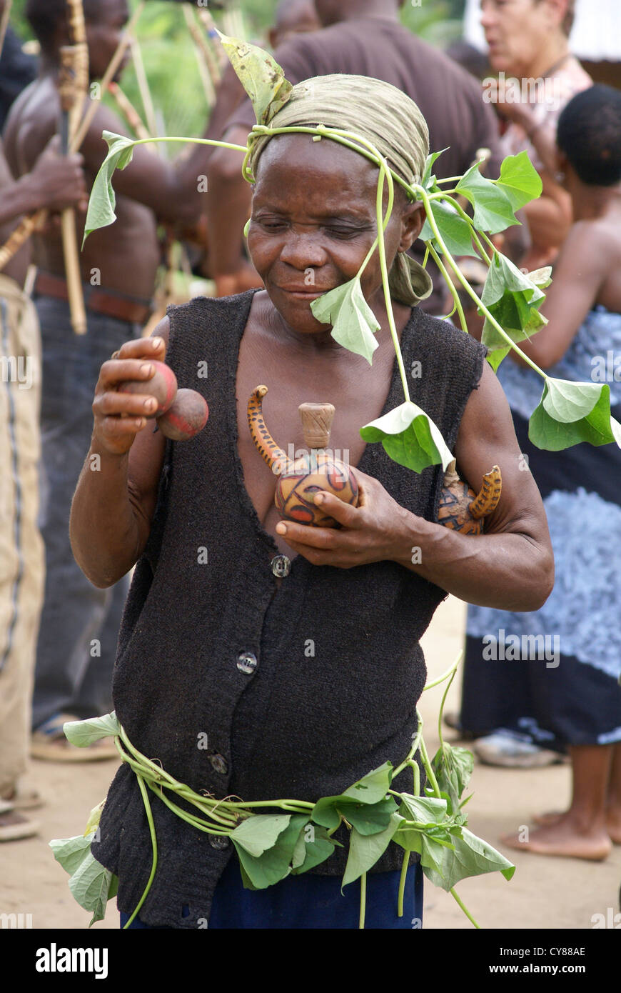 Twa pygmies Banque de photographies et d’images à haute résolution - Alamy
