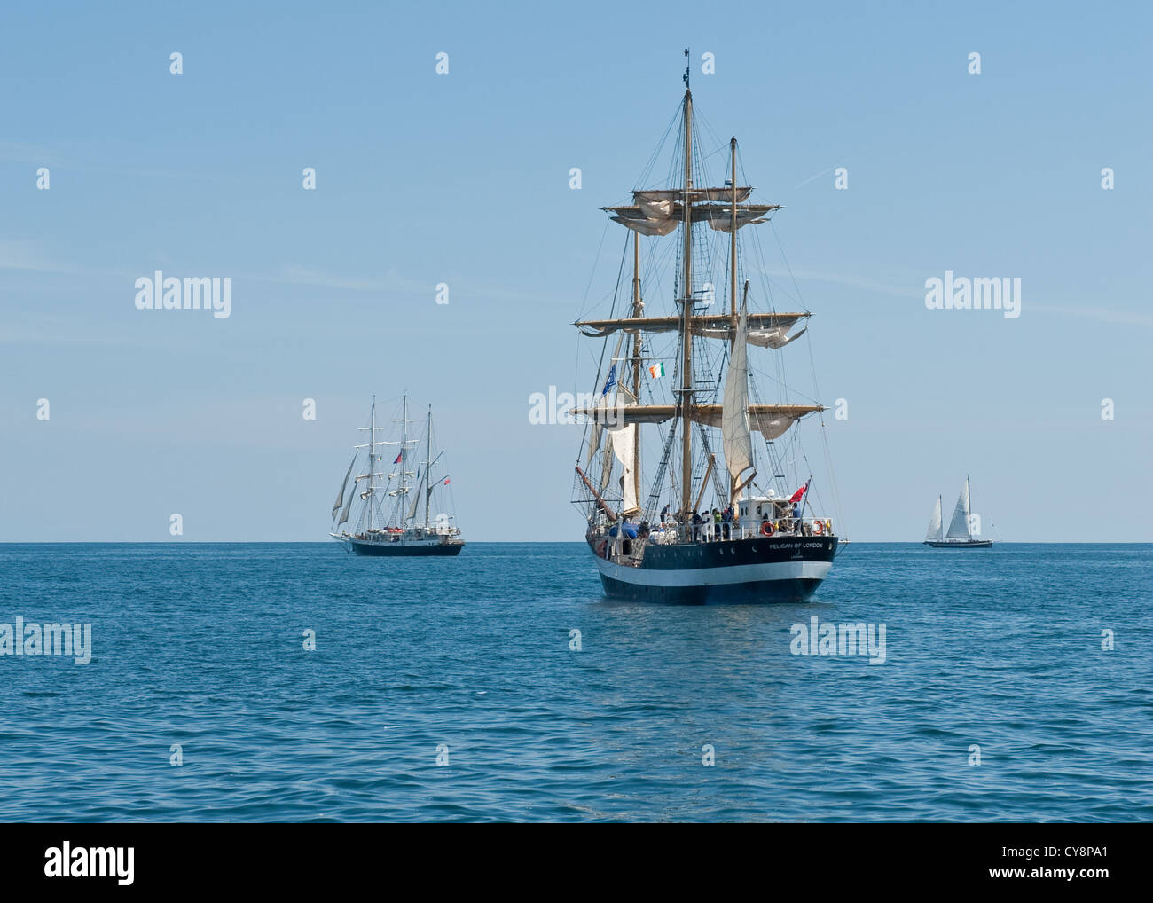 Tallship sailing Banque de photographies et d’images à haute résolution ...