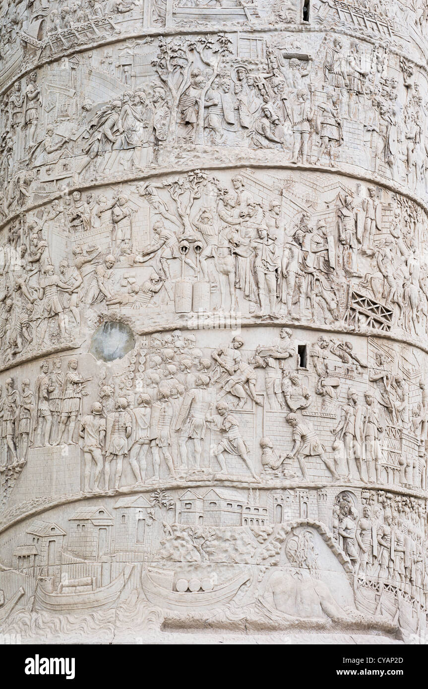 La colonne Trajane de Rome Forum impérial Photo Stock - Alamy