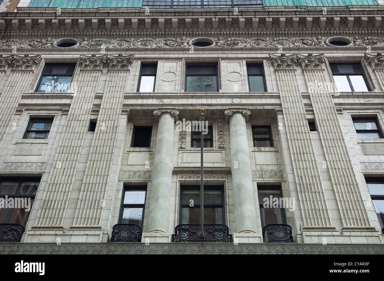 Austere facade Banque de photographies et d’images à haute résolution ...