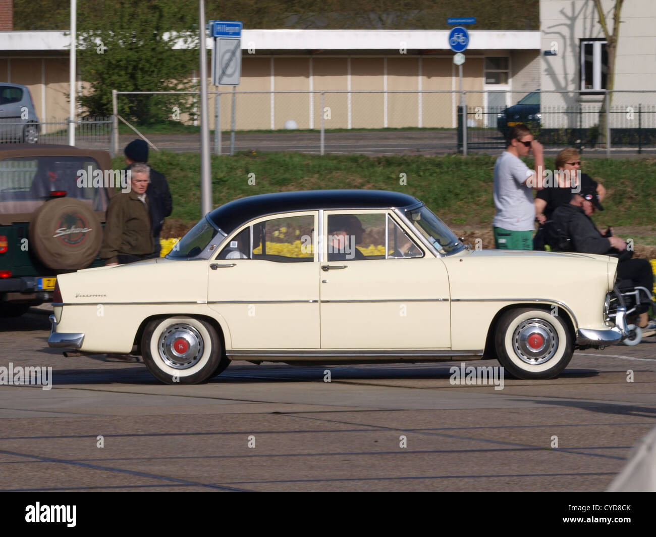 Simca versailles 1956 Banque de photographies et d’images à haute ...