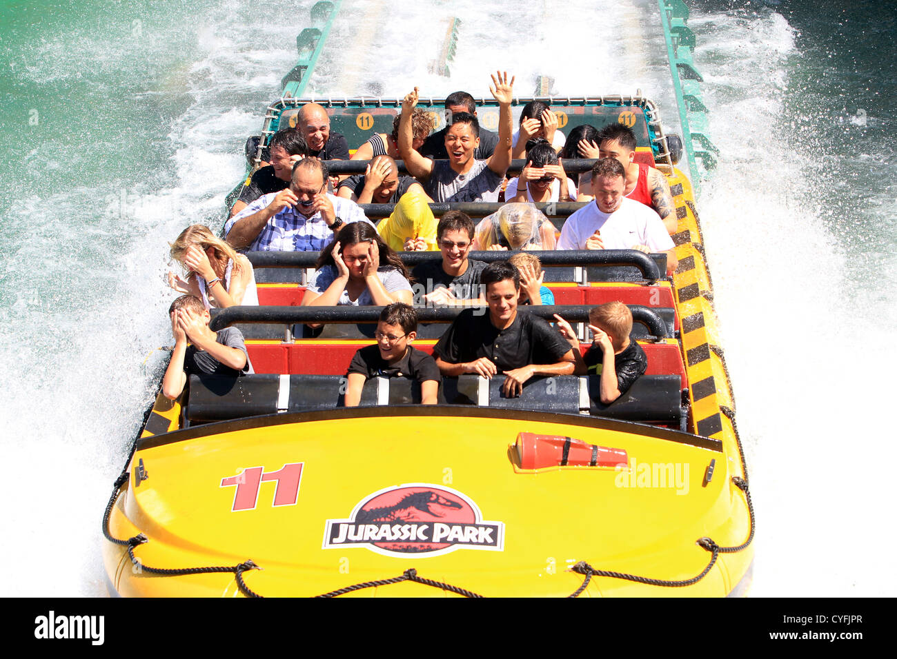 Jurassic Park : The Ride un manège à base d'eau à Universal Studios ...