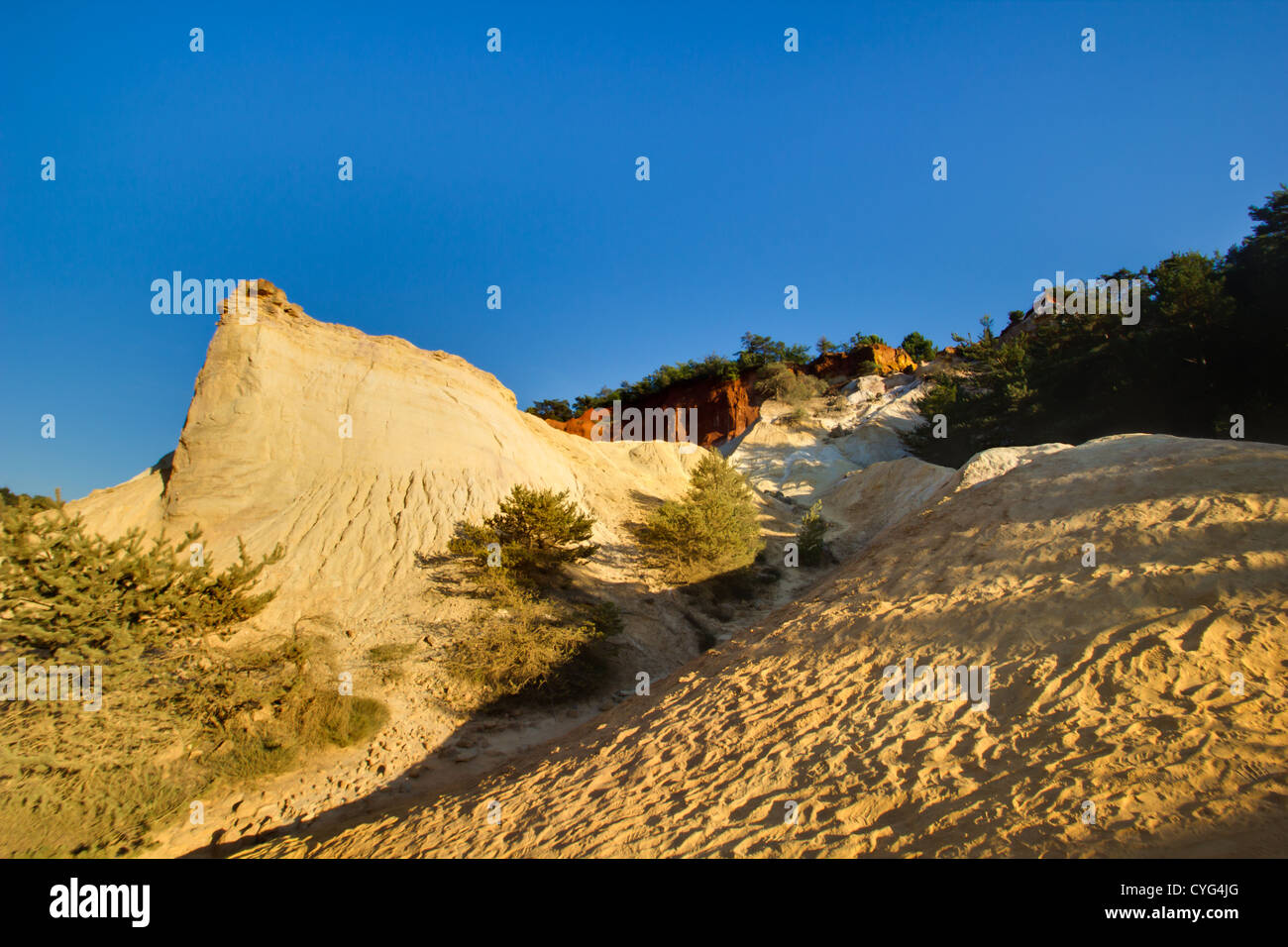 Paysage de roche rouge france Banque de photographies et d’images à ...