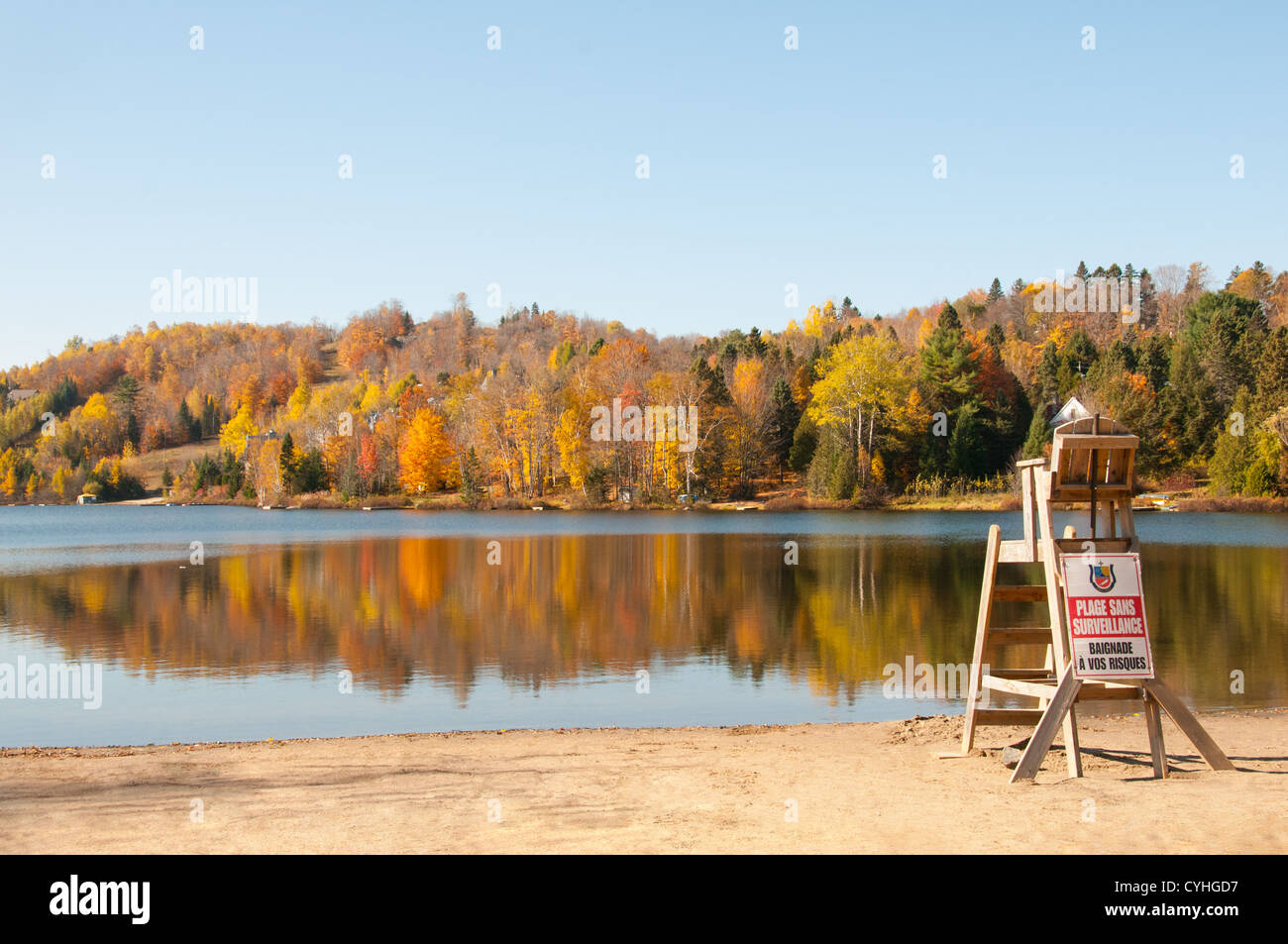 Saint Adèle Lake Lac 'rond' automne laurentides Québec Canada Photo ...