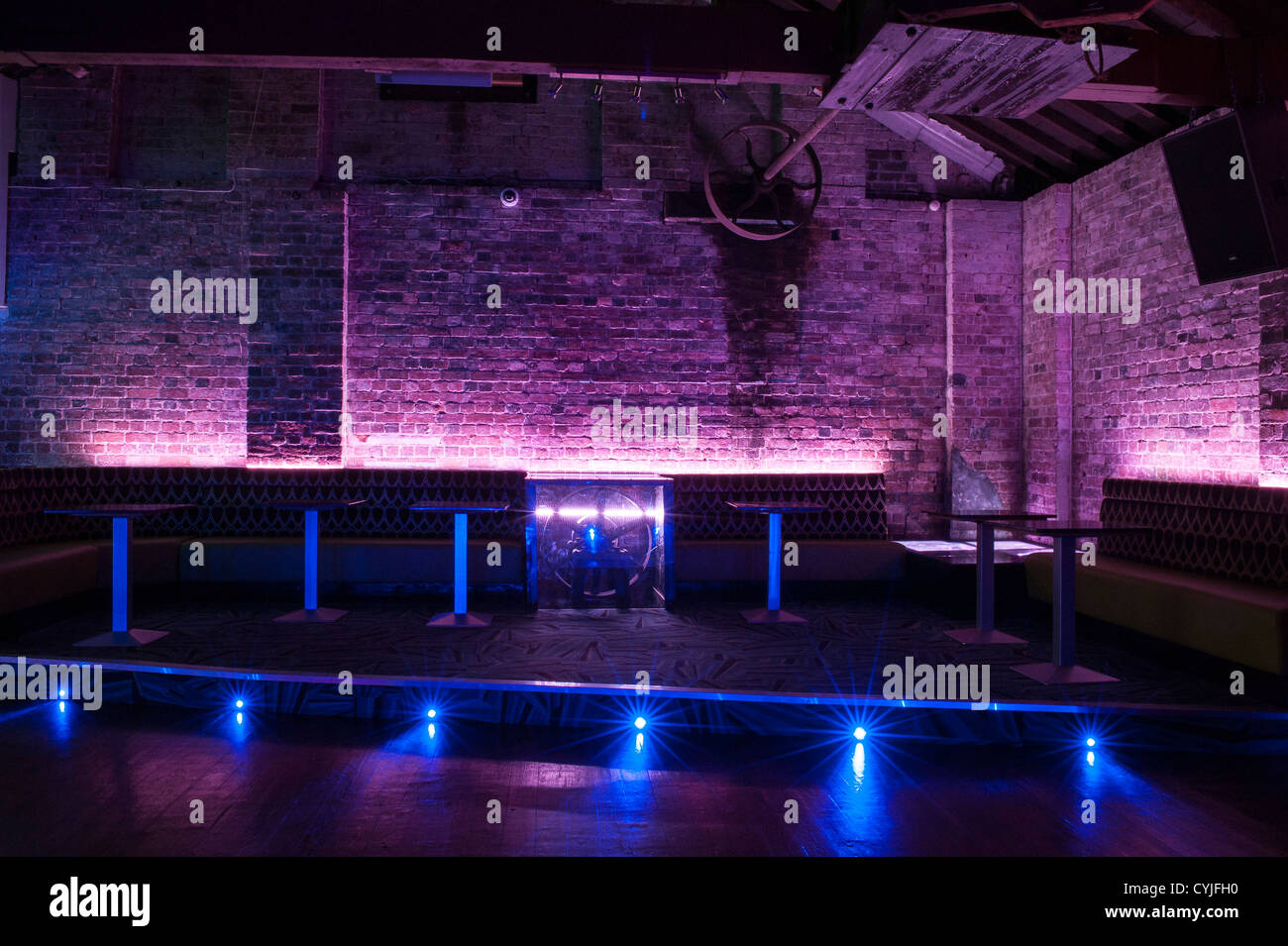 Night club dance floor seating Banque de photographies et d’images à ...