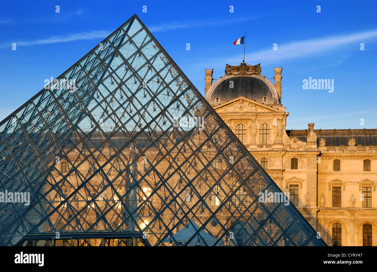 Ancienne pyramide france Banque de photographies et d’images à haute ...