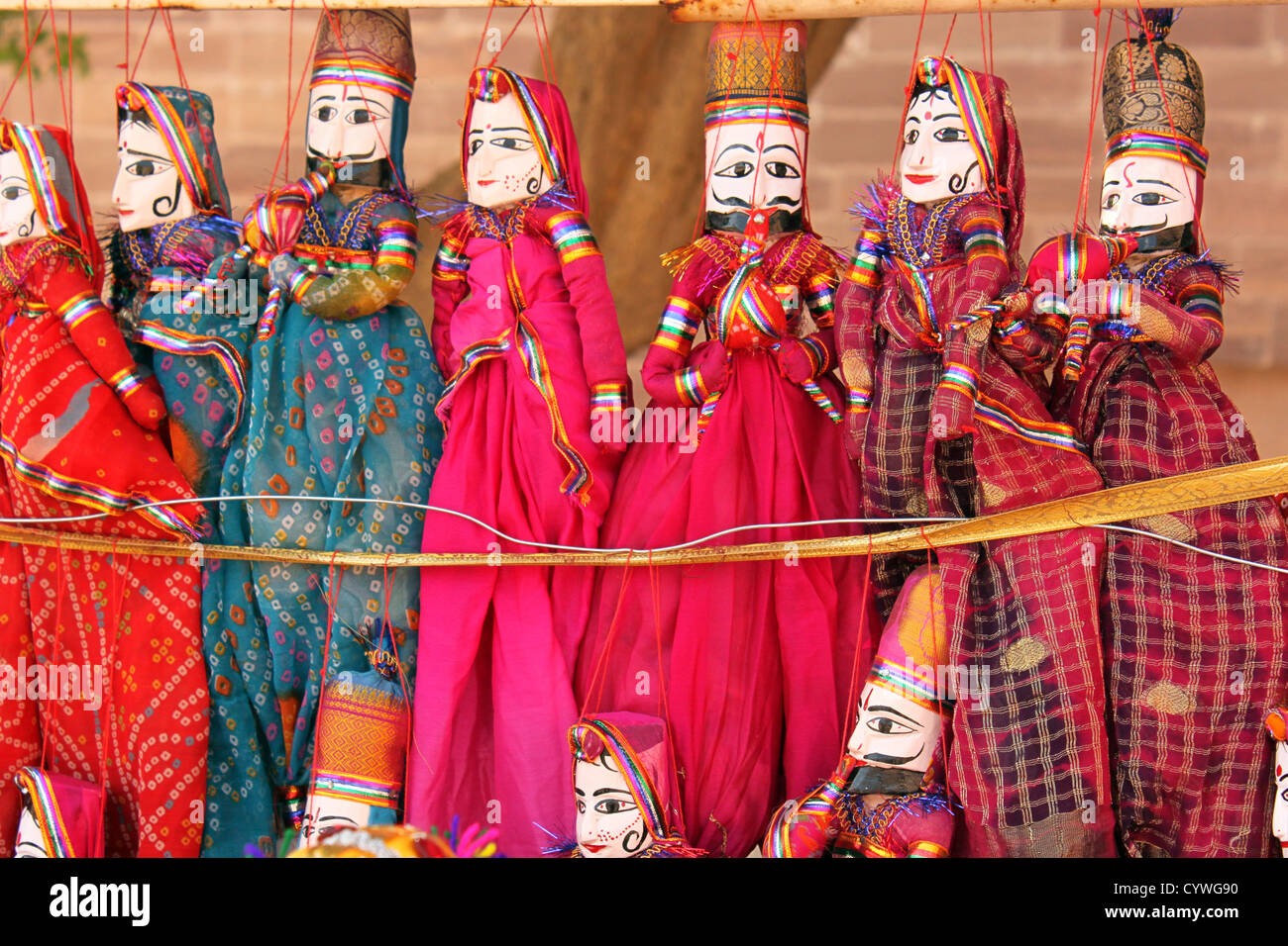 Marionnettes folkloriques Banque de photographies et d’images à haute ...