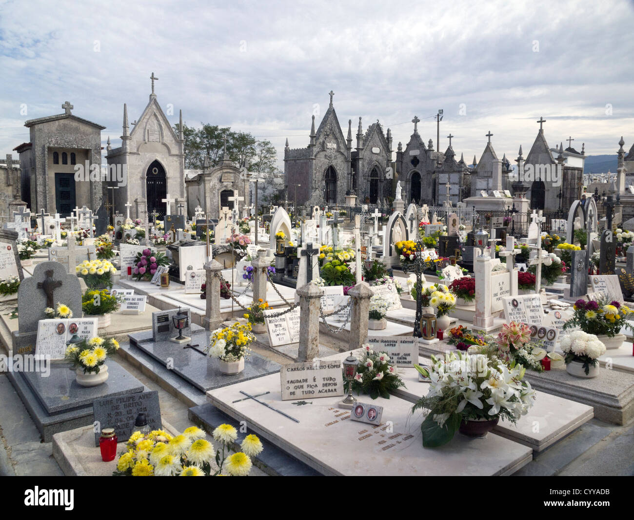 Christian graveyard Banque de photographies et d’images à haute ...