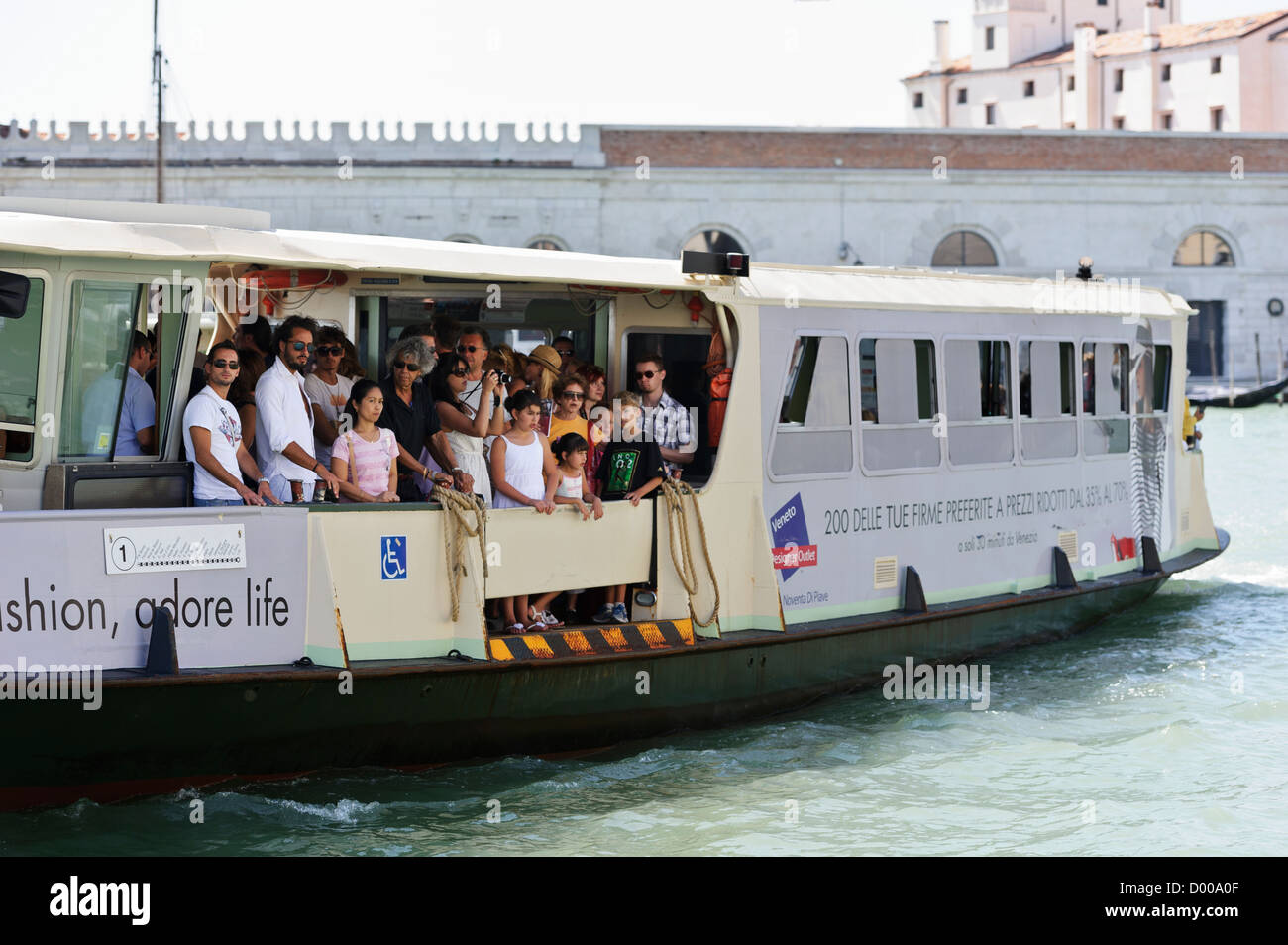 Transport de bateau bus venise italie Banque de photographies et d ...