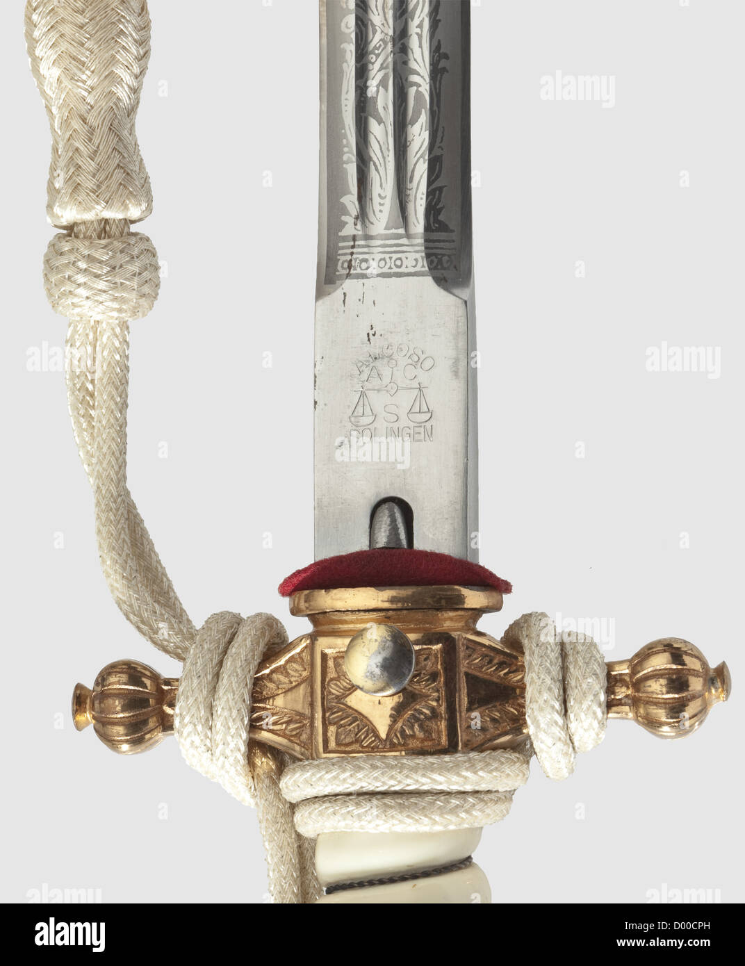 Un modèle 1938 de poignard pour officiers de marine avec portier et ...