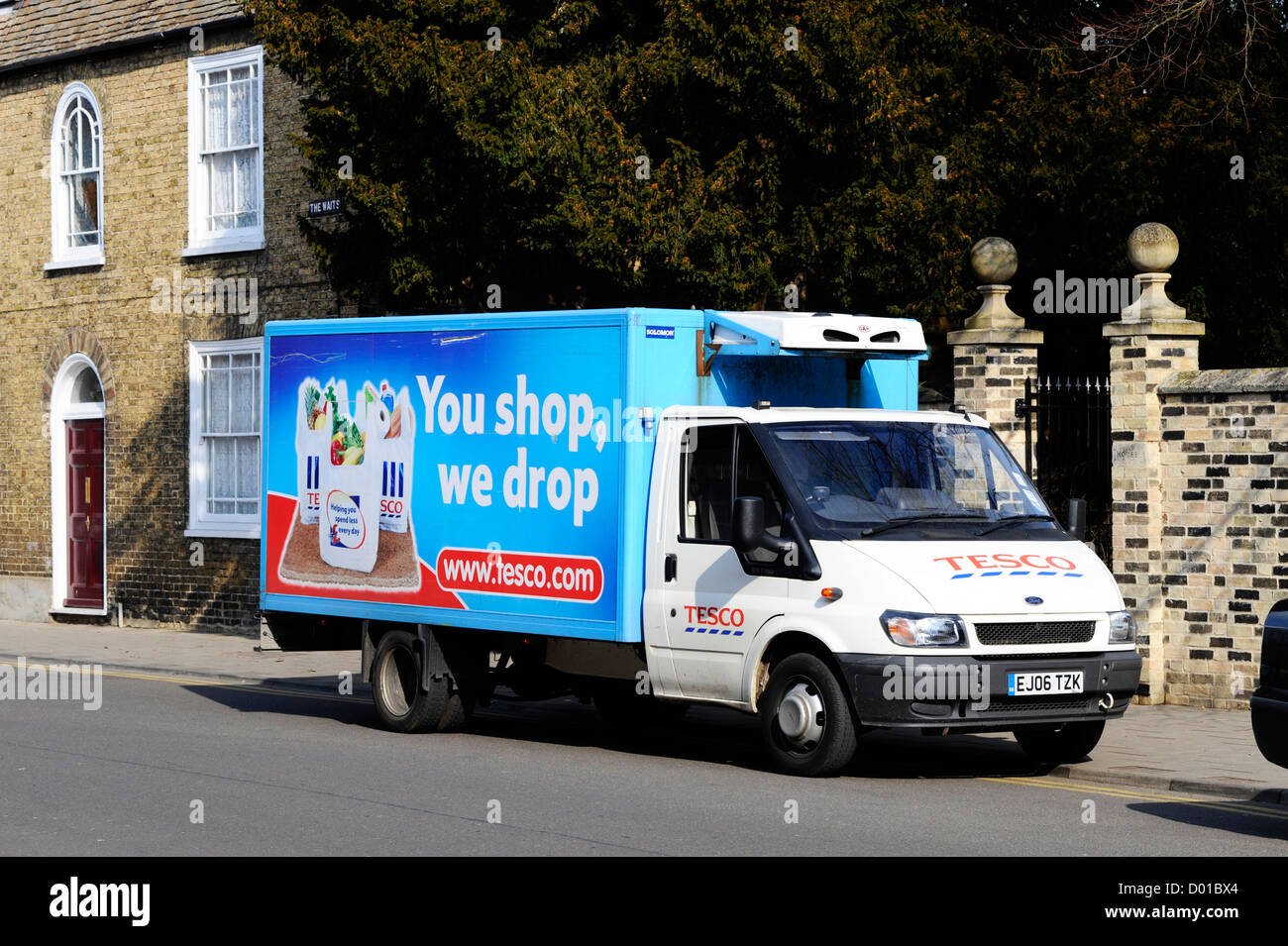 Tesco home delivery van Banque de photographies et d’images à haute ...