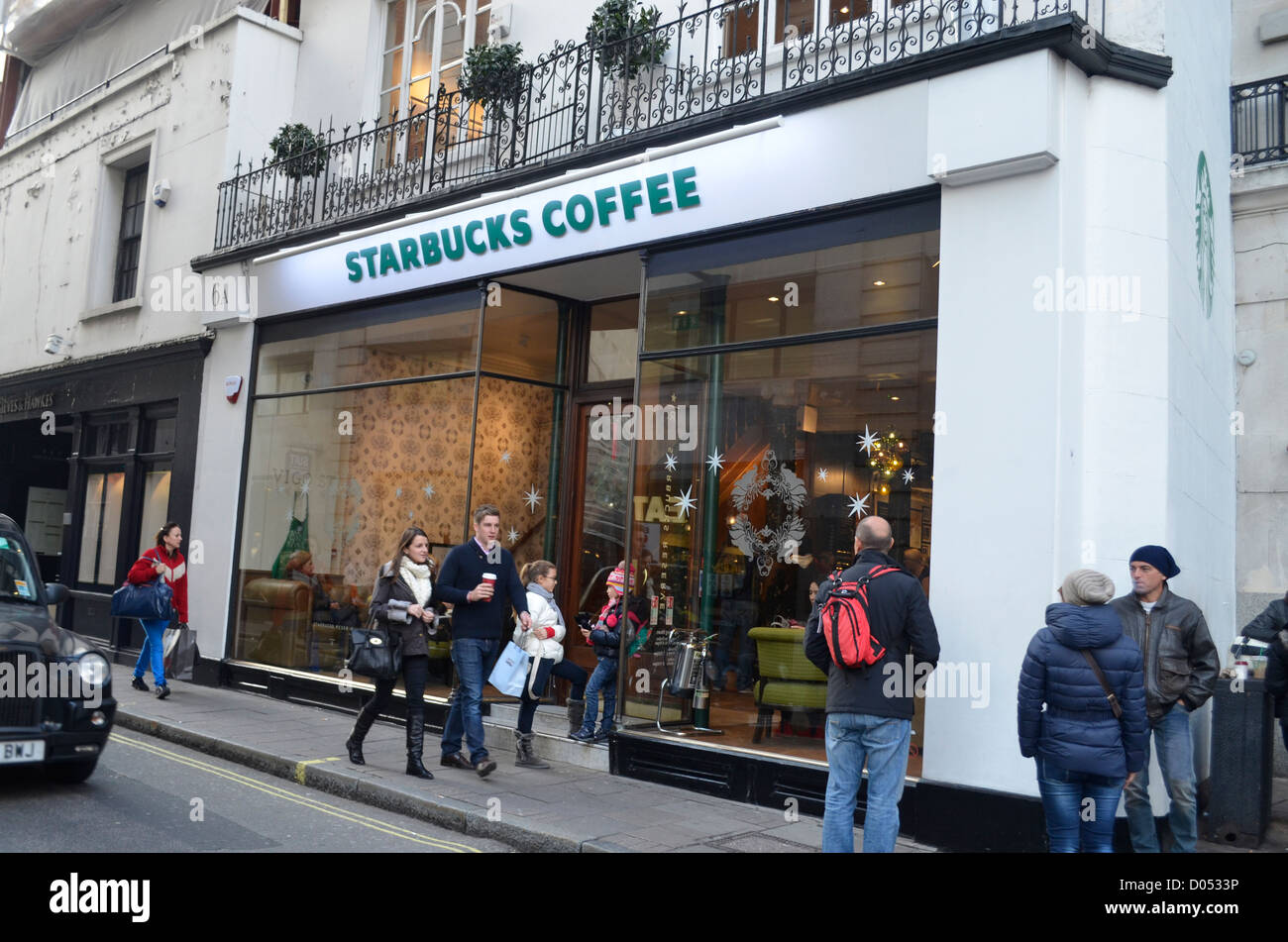 Starbucks store Banque de photographies et d’images à haute résolution ...