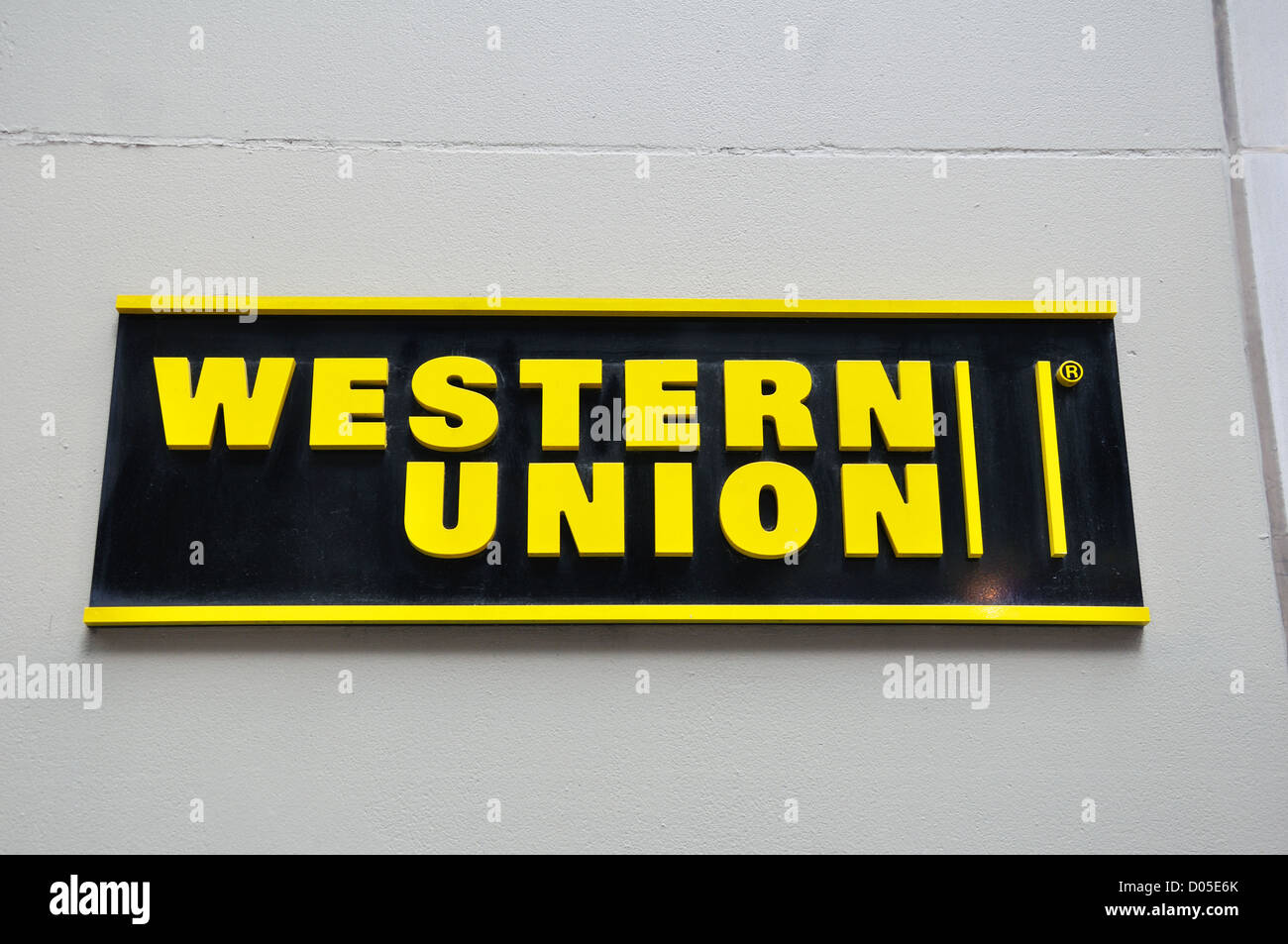 Western union logo sign Banque de photographies et d’images à haute ...