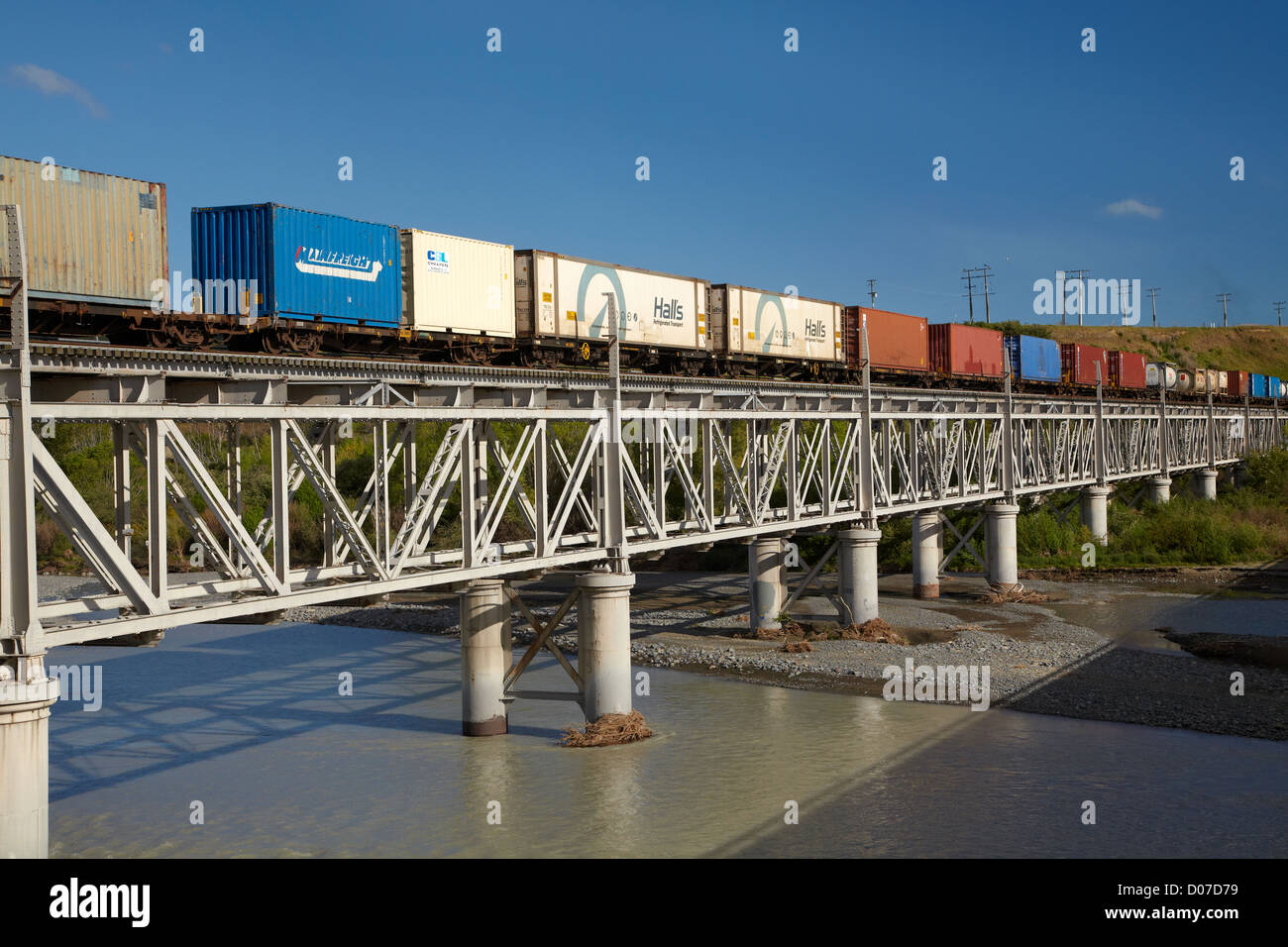 Wagons de train de marchandises sur rails Banque de photographies et d ...