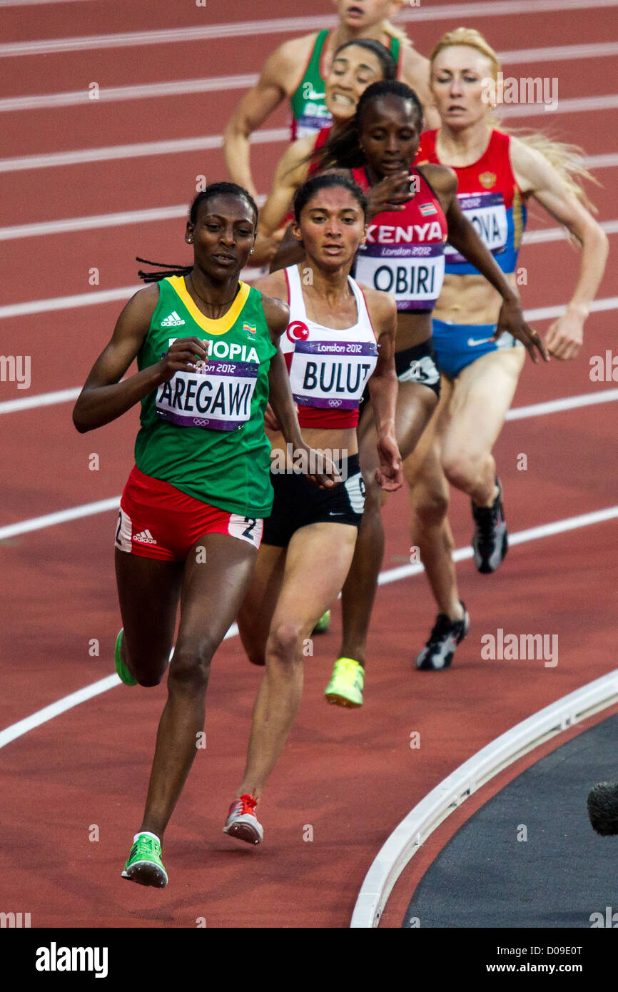 Gamze bulut Banque de photographies et d’images à haute résolution - Alamy