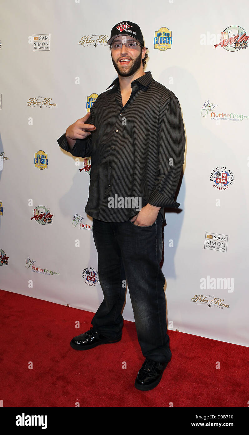 Eric Mizarchi dans tous les CP de tournoi de poker de charité de ...