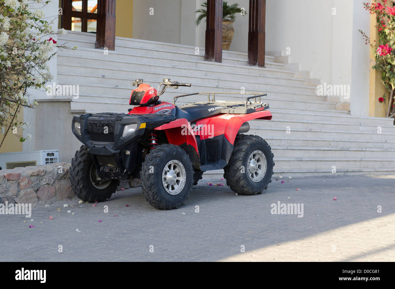 Motorized vehicle Banque de photographies et d’images à haute ...