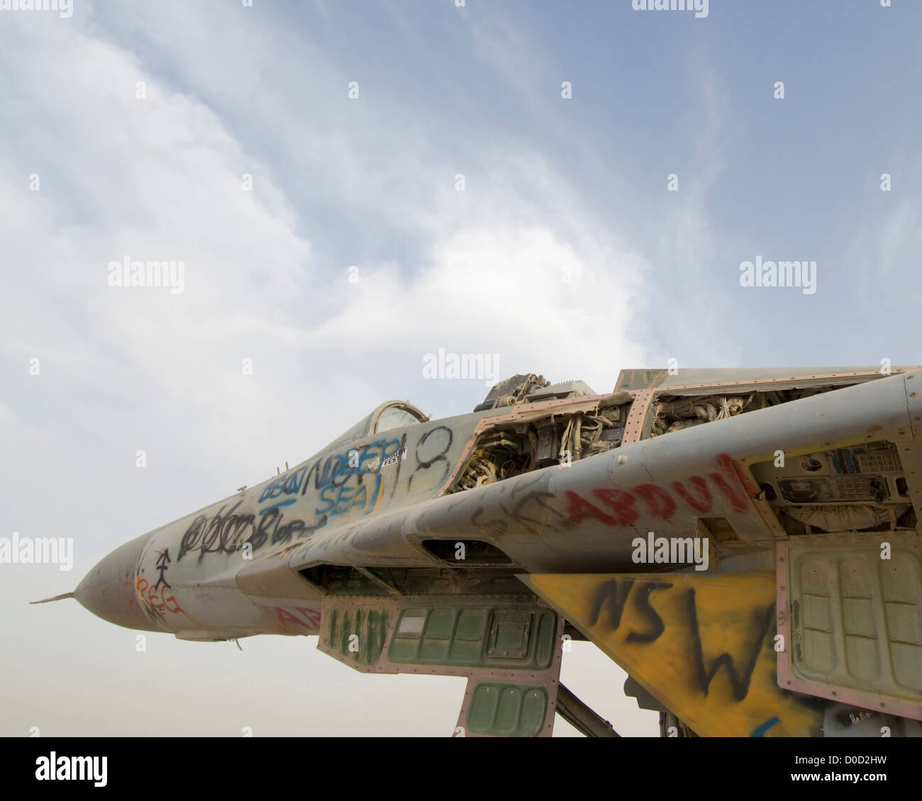 Sukhoi Su-27 FLANKER détruits à Al Taqaddum Air Base en Iraq's Al Anbar ...